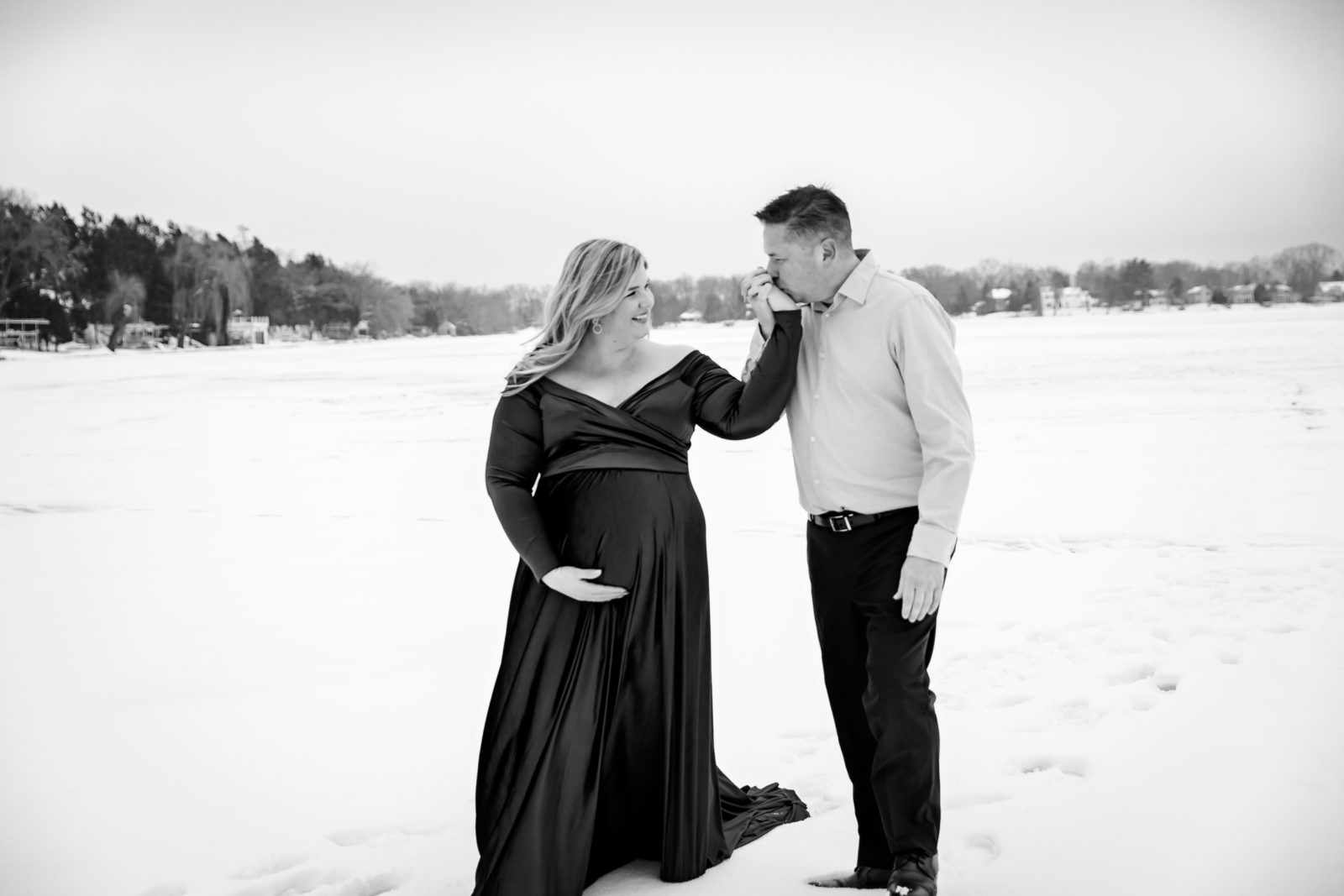 Icy Maternity Session | Oconomowoc Maternity Photography | Andrea ...
