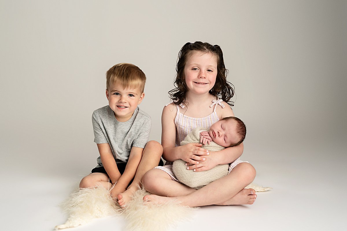Preparing siblings for newborn photos » Andrea Ryerson Photography
